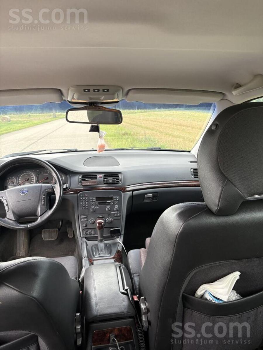 Melns Volvo S80 2004 Valmiera, ar dzinēja tilpumu 2.40 L un nobraukumu 249 tūkst. km par 2500 €, foto 8 vietnē AUTOMOTO.COM.LV