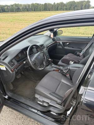 Melns Volvo S80 2004 Valmiera, ar dzinēja tilpumu 2.40 L un nobraukumu 249 tūkst. km par 2500 €, foto 9 vietnē AUTOMOTO.COM.LV