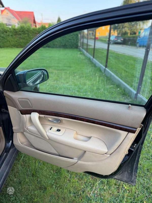 Black Volvo S80 2004 in Vilnius, with an engine capacity of 2.40 L and mileage of 381 thousand km for 650 €, photo 3 on AUTOMOTO.COM.LV