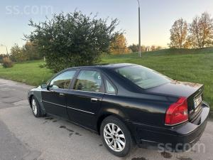 Melns Volvo S80 2004 Rīga, ar dzinēja tilpumu 2.40 L un nobraukumu 309 tūkst. km par 2100 €, foto 5 vietnē AUTOMOTO.COM.LV