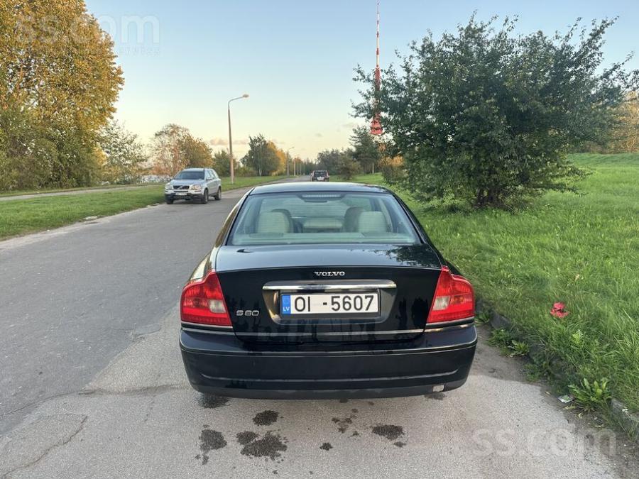 Melns Volvo S80 2004 Rīga, ar dzinēja tilpumu 2.40 L un nobraukumu 309 tūkst. km par 2100 €, foto 6 vietnē AUTOMOTO.COM.LV