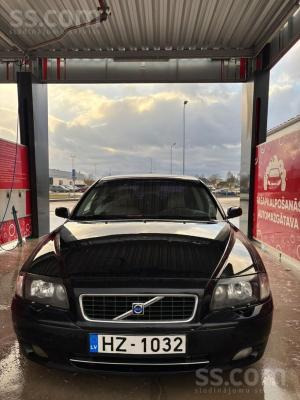 Black Volvo S80 2005 in Jekabpils, with an engine capacity of 2.40 L and mileage of 448 thousand km for 1650 €, photo 2 on AUTOMOTO.COM.LV