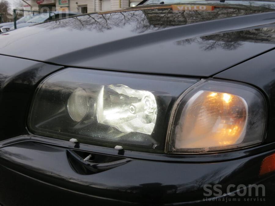 Black Volvo S80 2005 in Riga, with an engine capacity of 2.40 L and mileage of 450 thousand km for 1790 €, photo 2 on AUTOMOTO.COM.LV