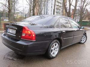 Black Volvo S80 2005 in Riga, with an engine capacity of 2.40 L and mileage of 450 thousand km for 1790 €, photo 4 on AUTOMOTO.COM.LV