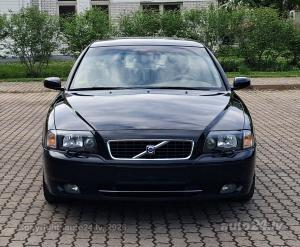 Melns Volvo S80 2005 Paide, ar dzinēja tilpumu 2.40 L un nobraukumu 340 tūkst. km par 3950 €, foto 3 vietnē AUTOMOTO.COM.LV