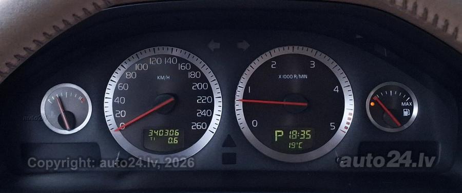 Melns Volvo S80 2005 Paide, ar dzinēja tilpumu 2.40 L un nobraukumu 340 tūkst. km par 3950 €, foto 11 vietnē AUTOMOTO.COM.LV