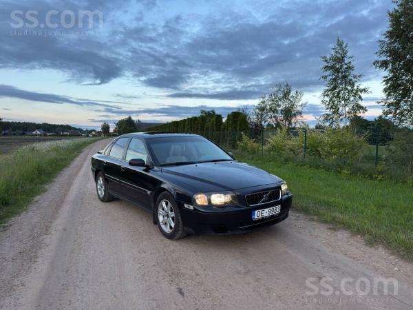 Black Volvo S80 2005 in Riga, with an engine capacity of 2.40 L and mileage of 488 thousand km for 1800 €, photo 8 on AUTOMOTO.COM.LV