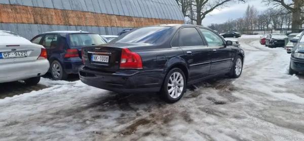 Черный Вольво С80 2005 в Валмиера, объемом двигателя 2.40 л и пробегом 309 тыс. км за 3000 €, фото 3 на AUTOMOTO.COM.LV