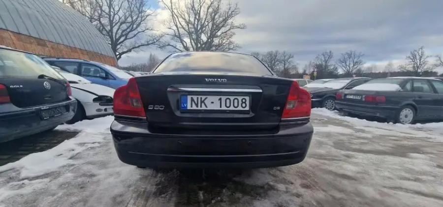 Melns Volvo S80 2005 Valmiera, ar dzinēja tilpumu 2.40 L un nobraukumu 309 tūkst. km par 3000 €, foto 5 vietnē AUTOMOTO.COM.LV