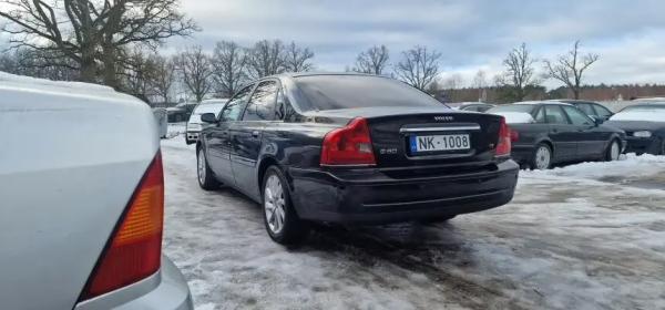Черный Вольво С80 2005 в Валмиера, объемом двигателя 2.40 л и пробегом 309 тыс. км за 3000 €, фото 5 на AUTOMOTO.COM.LV