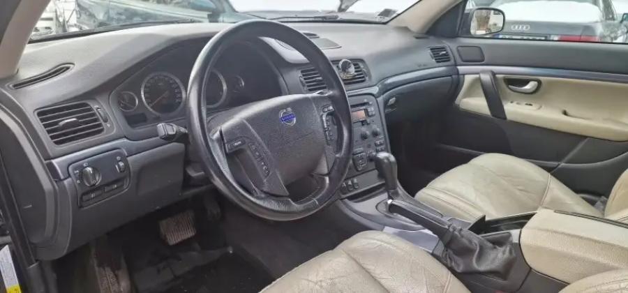 Melns Volvo S80 2005 Valmiera, ar dzinēja tilpumu 2.40 L un nobraukumu 309 tūkst. km par 3000 €, foto 11 vietnē AUTOMOTO.COM.LV