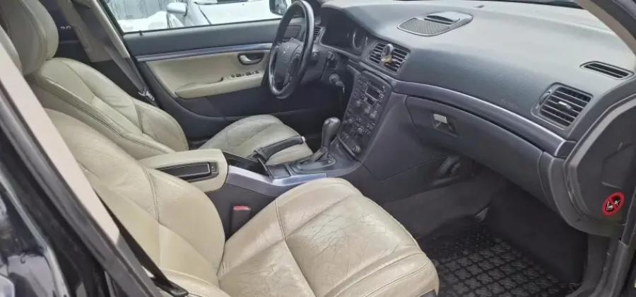 Melns Volvo S80 2005 Valmiera, ar dzinēja tilpumu 2.40 L un nobraukumu 309 tūkst. km par 3000 €, foto 12 vietnē AUTOMOTO.COM.LV
