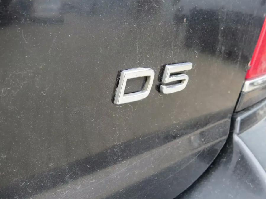 Black Volvo S80 2005 in Riga, with an engine capacity of 2.40 L and mileage of 300 thousand km for 1690 €, photo 8 on AUTOMOTO.COM.LV