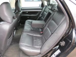 Black Volvo S80 2005 in Riga, with an engine capacity of 2.40 L and mileage of 300 thousand km for 1690 €, photo 12 on AUTOMOTO.COM.LV