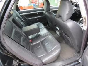 Black Volvo S80 2005 in Riga, with an engine capacity of 2.40 L and mileage of 300 thousand km for 1690 €, photo 14 on AUTOMOTO.COM.LV