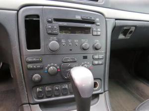 Black Volvo S80 2005 in Riga, with an engine capacity of 2.40 L and mileage of 300 thousand km for 1690 €, photo 20 on AUTOMOTO.COM.LV