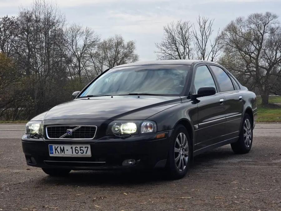 Black Volvo S80 2005 in Grobiņa, with an engine capacity of 2.40 L and mileage of 248 thousand km for 2000 €, photo 3 on AUTOMOTO.COM.LV