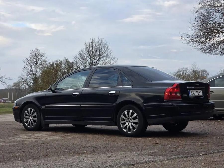 Black Volvo S80 2005 in Grobiņa, with an engine capacity of 2.40 L and mileage of 248 thousand km for 2000 €, photo 7 on AUTOMOTO.COM.LV