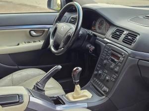 Black Volvo S80 2005 in Grobiņa, with an engine capacity of 2.40 L and mileage of 248 thousand km for 2000 €, photo 12 on AUTOMOTO.COM.LV