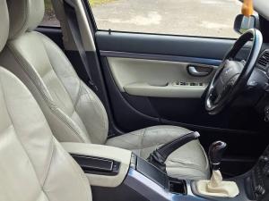Black Volvo S80 2005 in Grobiņa, with an engine capacity of 2.40 L and mileage of 248 thousand km for 2000 €, photo 13 on AUTOMOTO.COM.LV