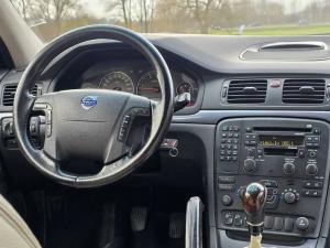 Black Volvo S80 2005 in Grobiņa, with an engine capacity of 2.40 L and mileage of 248 thousand km for 2000 €, photo 14 on AUTOMOTO.COM.LV