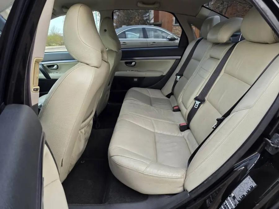 Black Volvo S80 2005 in Grobiņa, with an engine capacity of 2.40 L and mileage of 248 thousand km for 2000 €, photo 16 on AUTOMOTO.COM.LV
