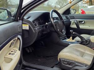 Black Volvo S80 2005 in Grobiņa, with an engine capacity of 2.40 L and mileage of 248 thousand km for 2000 €, photo 17 on AUTOMOTO.COM.LV