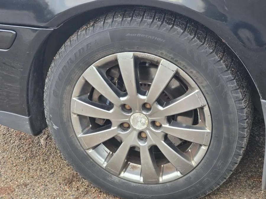 Black Volvo S80 2005 in Grobiņa, with an engine capacity of 2.40 L and mileage of 248 thousand km for 2000 €, photo 24 on AUTOMOTO.COM.LV