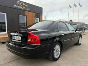Black Volvo S80 2005 in Riga, with an engine capacity of 2.40 L and mileage of 396 thousand km for 1850 €, photo 4 on AUTOMOTO.COM.LV