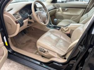 Black Volvo S80 2005 in Riga, with an engine capacity of 2.40 L and mileage of 396 thousand km for 1850 €, photo 13 on AUTOMOTO.COM.LV