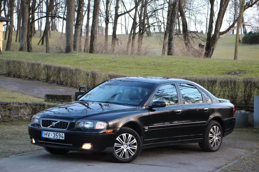 Melns Volvo S80 2005 Mārupe, ar dzinēja tilpumu 2.40 L un nobraukumu 325 tūkst. km par 1450 €, foto 4 vietnē AUTOMOTO.COM.LV
