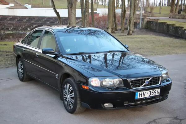 Melns Volvo S80 2005 Mārupe, ar dzinēja tilpumu 2.40 L un nobraukumu 325 tūkst. km par 1450 €, foto 4 vietnē AUTOMOTO.COM.LV