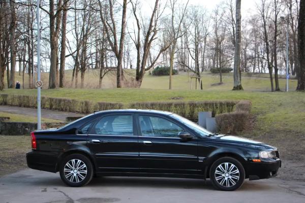Melns Volvo S80 2005 Mārupe, ar dzinēja tilpumu 2.40 L un nobraukumu 325 tūkst. km par 1450 €, foto 5 vietnē AUTOMOTO.COM.LV