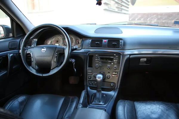 Melns Volvo S80 2005 Mārupe, ar dzinēja tilpumu 2.40 L un nobraukumu 325 tūkst. km par 1450 €, foto 9 vietnē AUTOMOTO.COM.LV