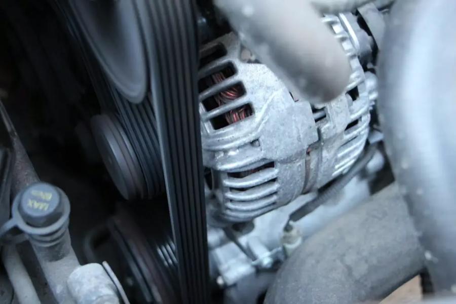 Melns Volvo S80 2005 Mārupe, ar dzinēja tilpumu 2.40 L un nobraukumu 325 tūkst. km par 1450 €, foto 18 vietnē AUTOMOTO.COM.LV