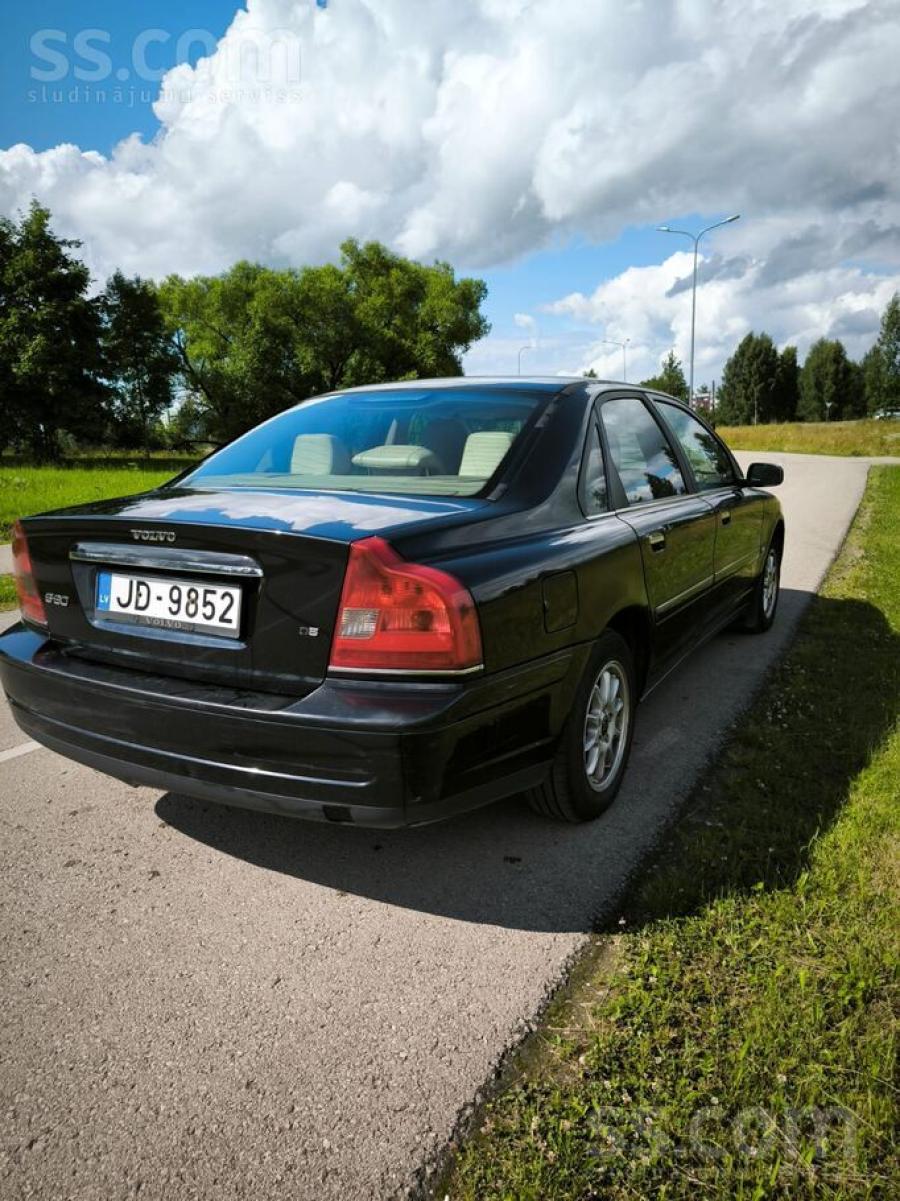 Black Volvo S80 2005 in Jekabpils, with an engine capacity of 2.40 L and mileage of 565 thousand km for 1350 €, photo 4 on AUTOMOTO.COM.LV