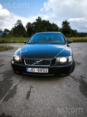 Black Volvo S80 2005 in Jekabpils, with an engine capacity of 2.40 L and mileage of 565 thousand km for 1350 €, photo 6 on AUTOMOTO.COM.LV