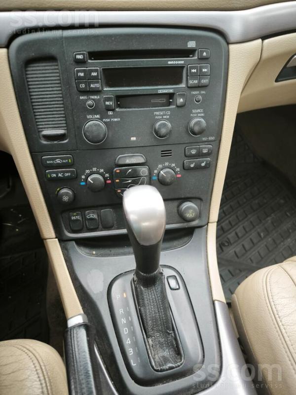 Black Volvo S80 2005 in Jekabpils, with an engine capacity of 2.40 L and mileage of 565 thousand km for 1350 €, photo 8 on AUTOMOTO.COM.LV