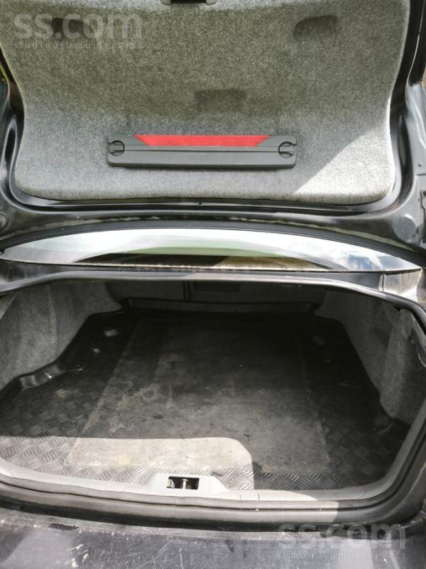 Black Volvo S80 2005 in Jekabpils, with an engine capacity of 2.40 L and mileage of 565 thousand km for 1350 €, photo 9 on AUTOMOTO.COM.LV