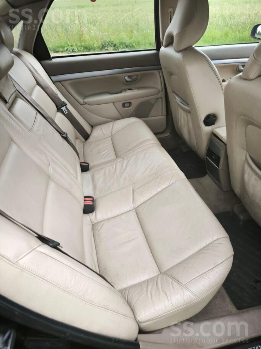 Black Volvo S80 2005 in Jekabpils, with an engine capacity of 2.40 L and mileage of 565 thousand km for 1350 €, photo 12 on AUTOMOTO.COM.LV