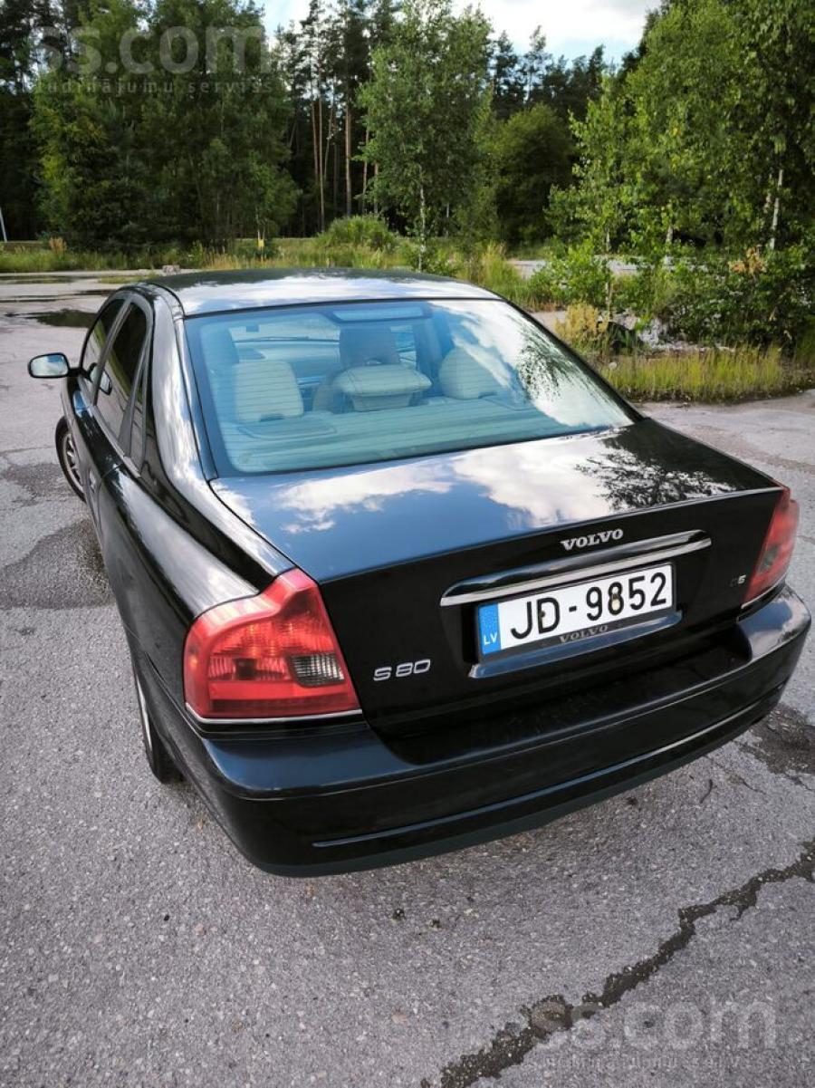 Black Volvo S80 2005 in Jekabpils, with an engine capacity of 2.40 L and mileage of 565 thousand km for 1350 €, photo 15 on AUTOMOTO.COM.LV