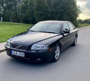 Melns Volvo S80 2005 Viļņa, ar dzinēja tilpumu 2.40 L un nobraukumu 391 tūkst. km par 1350 €, foto 3 vietnē AUTOMOTO.COM.LV