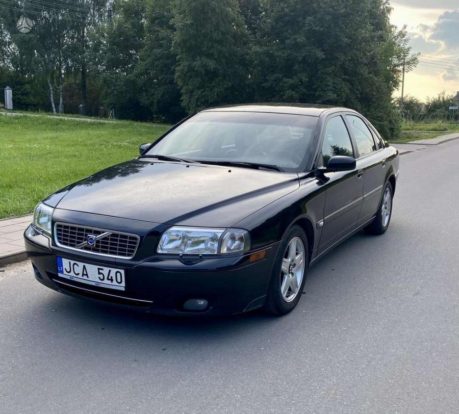 Melns Volvo S80 2005 Viļņa, ar dzinēja tilpumu 2.40 L un nobraukumu 391 tūkst. km par 1350 €, foto 3 vietnē AUTOMOTO.COM.LV