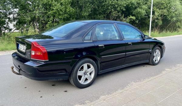 Melns Volvo S80 2005 Viļņa, ar dzinēja tilpumu 2.40 L un nobraukumu 391 tūkst. km par 1350 €, foto 6 vietnē AUTOMOTO.COM.LV
