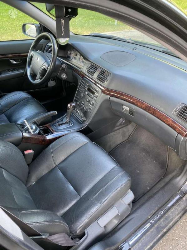 Melns Volvo S80 2005 Viļņa, ar dzinēja tilpumu 2.40 L un nobraukumu 391 tūkst. km par 1350 €, foto 10 vietnē AUTOMOTO.COM.LV