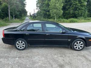 Melns Volvo S80 2005 Viļņa, ar dzinēja tilpumu 2.40 L un nobraukumu 415 tūkst. km par 1700 €, foto 3 vietnē AUTOMOTO.COM.LV