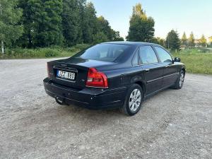 Melns Volvo S80 2005 Viļņa, ar dzinēja tilpumu 2.40 L un nobraukumu 415 tūkst. km par 1700 €, foto 4 vietnē AUTOMOTO.COM.LV
