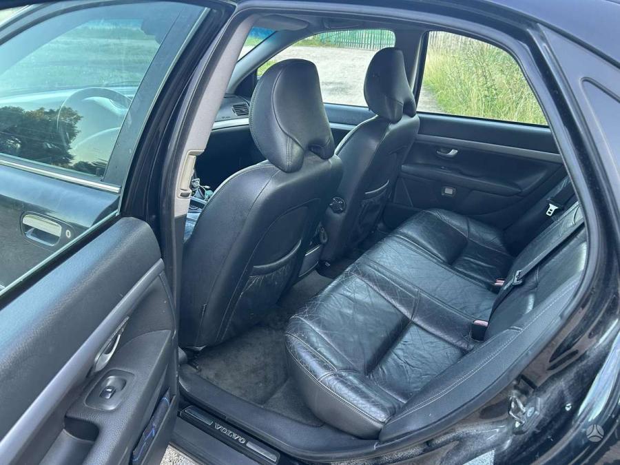 Melns Volvo S80 2005 Viļņa, ar dzinēja tilpumu 2.40 L un nobraukumu 415 tūkst. km par 1700 €, foto 11 vietnē AUTOMOTO.COM.LV