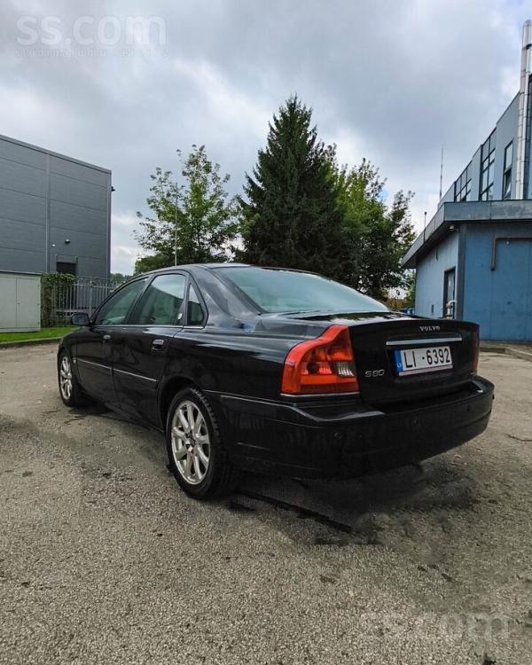 Volvo S80 2005 in Riga on AUTOMOTO.COM.LV Black Volvo S80 2005 in Riga, with an engine capacity of 2.40 L and mileage of 300 thousand km for 1550 €, photo 4 on AUTOMOTO.COM.LV