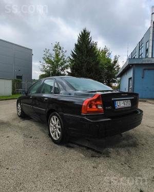 Melns Volvo S80 2005 Rīga, ar dzinēja tilpumu 2.40 L un nobraukumu 300 tūkst. km par 1550 €, foto 4 vietnē AUTOMOTO.COM.LV